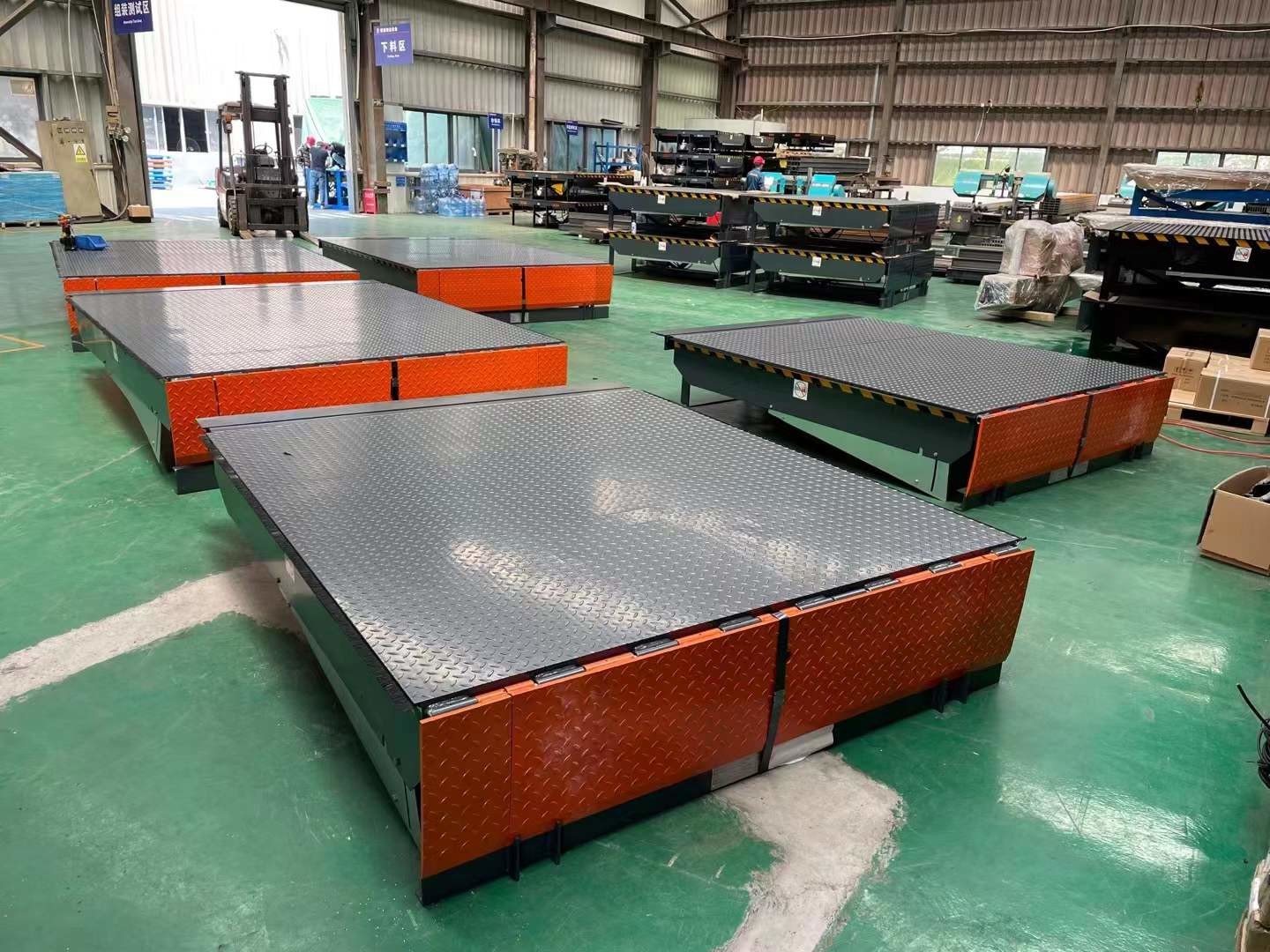 Customizable Powder Coated Loading Dock Leveler with Adjustable Deck ...