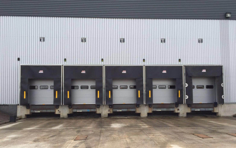 Modern Adjustable Loading System Dock Door Shelter With PVC Plastic ...