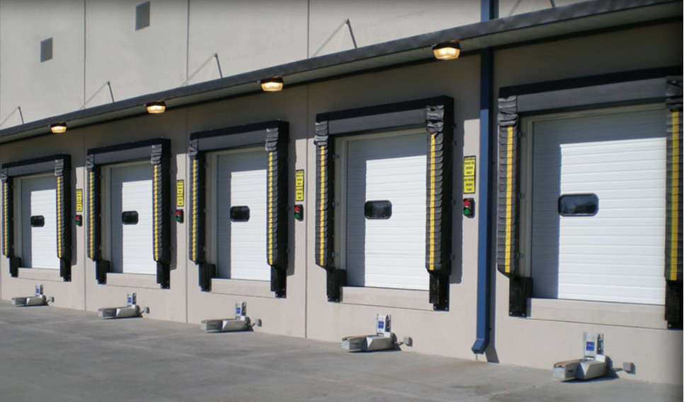 Custom Color PVC Low Maintenance Dock Door Shelters Loading System ...